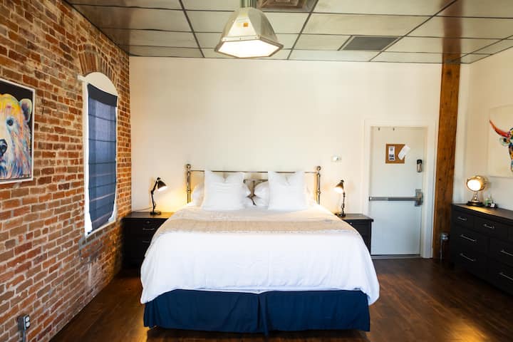 The Mill House/city Slickers Penthouse - Lander, WY
