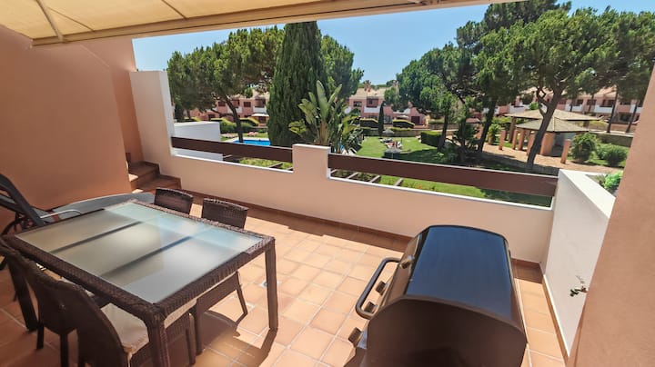 2 Bed Apt With Balcony, Roof Terrace, Shared Pool - Quarteira