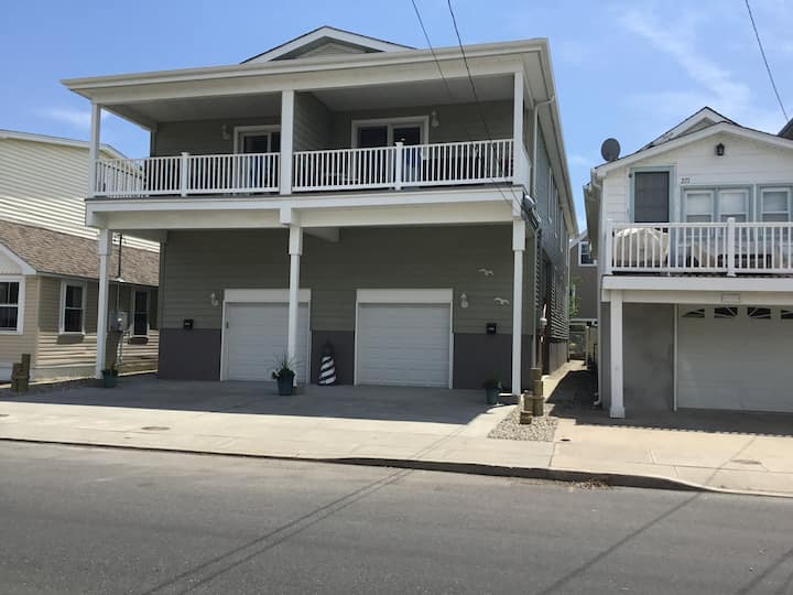 Beautiful Home/desirable Area/walk To Everything - Toms River, NJ