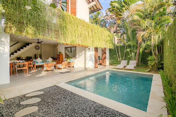 Seminyak Central - 2 Bedroom Private Pool Villa - Bali