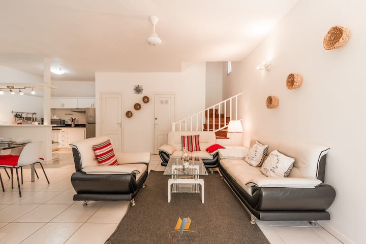 Sea View Penthouse 50m Beach Las Ballenas/bars/restaurants/ 2 Pools - Free Wifi - Caribbean