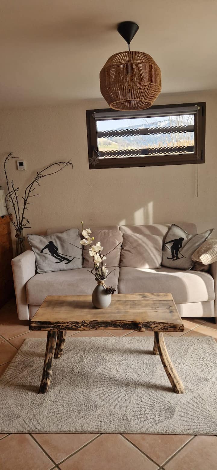 Un Cocon Chaleureux Au Calme Face Aux Montagnes - Manigod