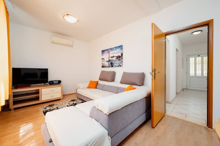 Apartments Ivis - Apartment 2 - Primošten
