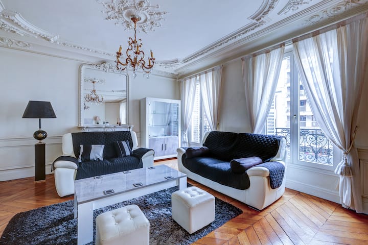 Montmartre Spacious Duplex 130 M2 - 4 Bedrooms - Paris