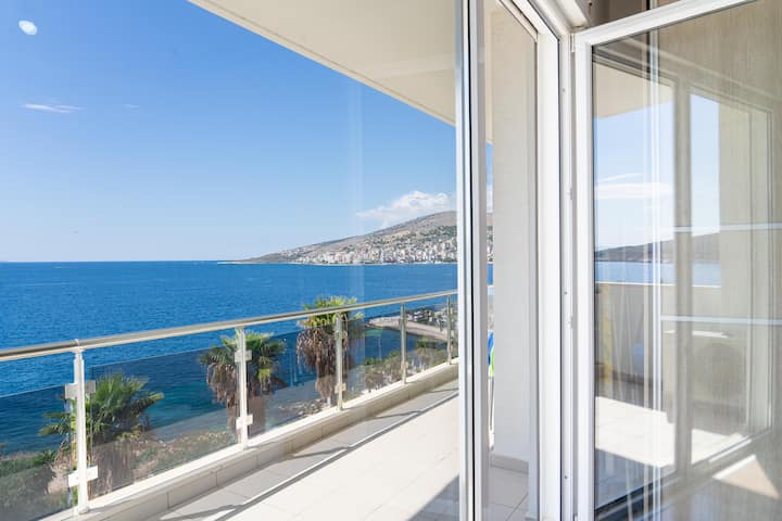 Wonderful Apartment In White Residence - Saranda