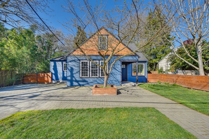 Spacious House With Fenced Yard And Hot Tub - Portland, OR