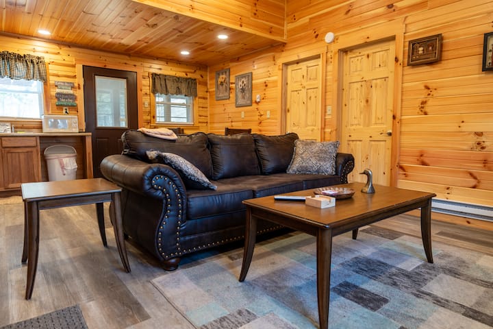 Moto Getaway|deck| Hottub|queen Bed, Fire & Nature - West Virginia