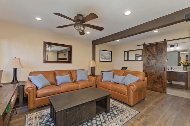 Mammoth Condo, Walk To Canyon Lodge 2 Beds, 2 Bath - Yosemite National Park, CA