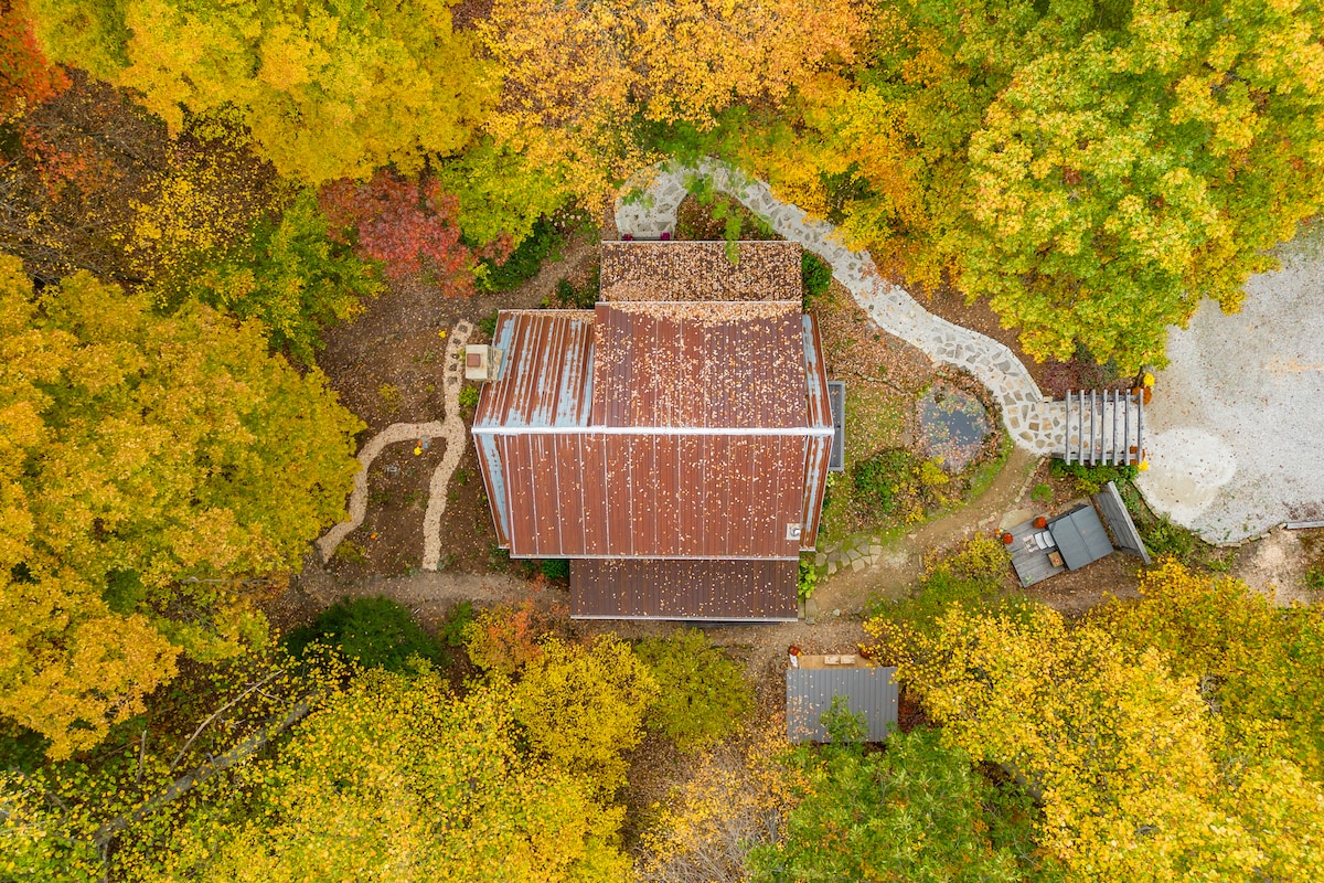 Serene Brown County log cabin oasis: Lake Lemon - Cabins for Rent in ...