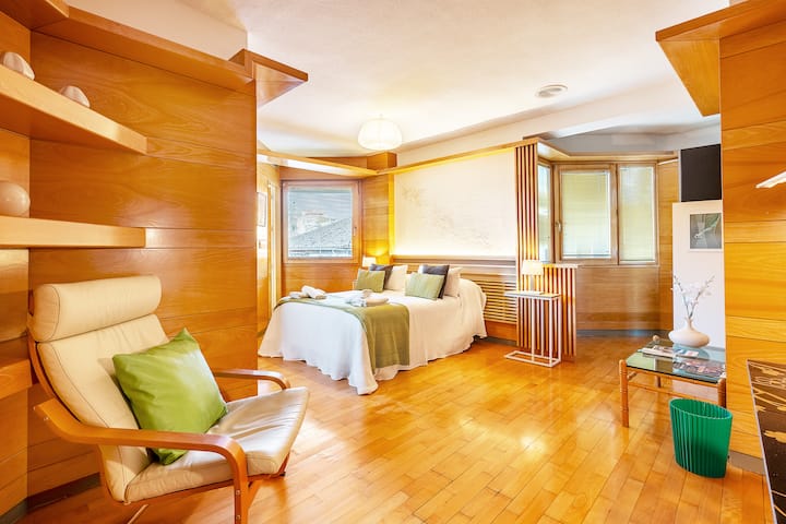 Amplio Y Céntrico. Ubicación Tranquila. - Monachil