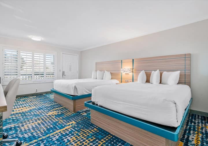 Two Queen Beds Private Room - Walk To Waterfront!! - Cayucos, CA