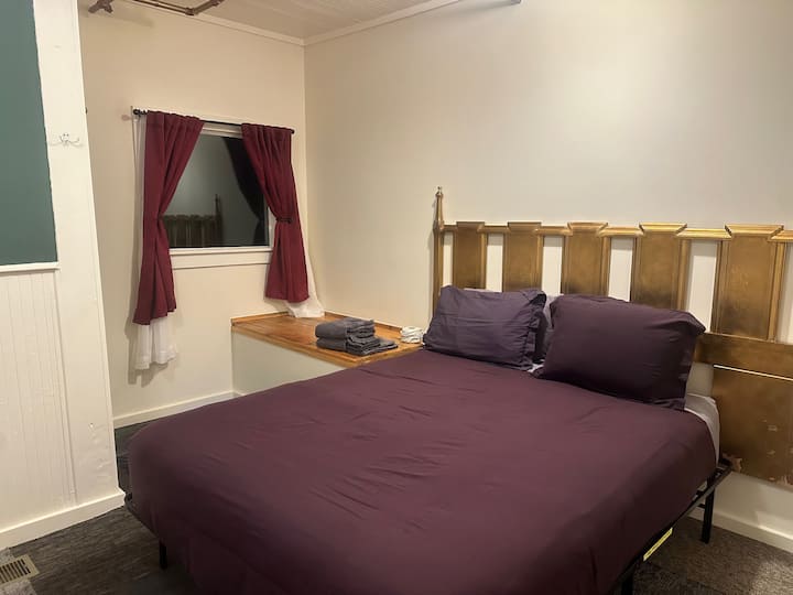 Private Room With Shared Bath, Wrh Hotel - Truckee, CA