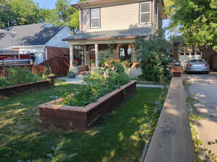 Charming & Spacious Victorian In East Denver - Denver, CO