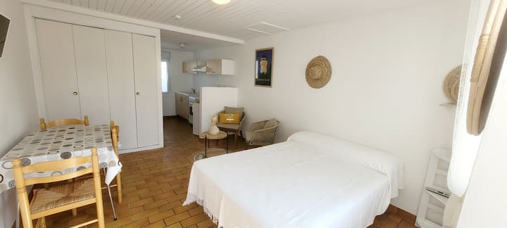 Studio De La Poste En Centre-ville, Proche Plage - Île de Ré