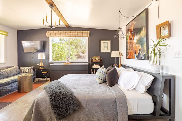 Peaceful Artist Retreat • Amazing Views • Firepit - Joshua Tree