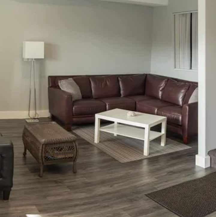 *Pool* Peachland Guest Room King 2 - *5 Star* - Peachland