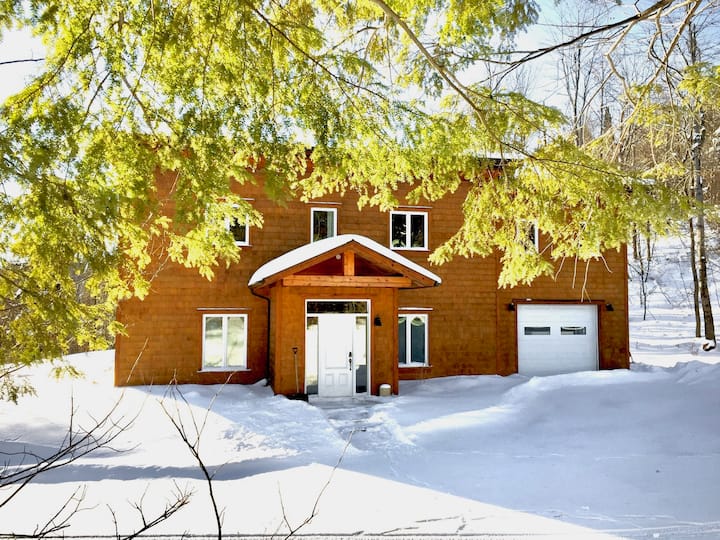 Grand Chalet En Nature / Piscine, Foyer, Sentiers. - Sherbrooke