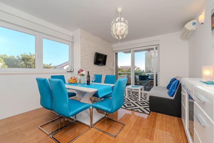 Basa, Modern Ap. Close The Sea Up To 6 People - Novalja