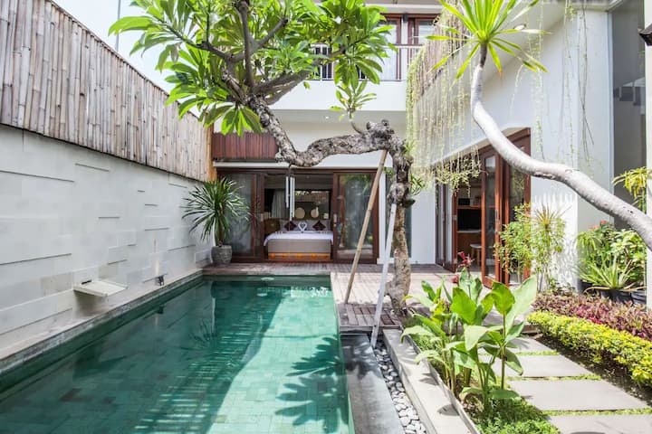 Exclusive Villa * Tub & Rooftop Lounge In Seminyak - Bali