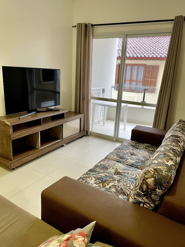 Apto 104 - 2 Dorms - A 200 M Da Praia - Governador Celso Ramos