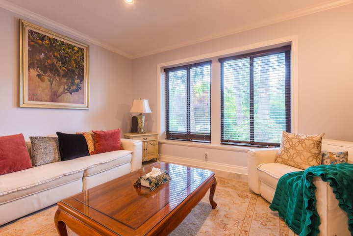 Coastal Luxe Retreat White Rock - Surrey, BC