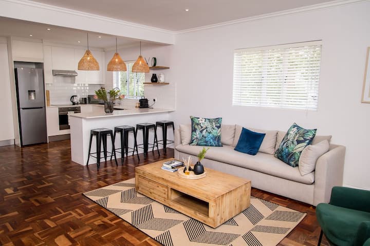 Modern, & Spacious Apartment Off Kloof St. - Cape Town