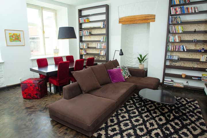 Modern And Large Old Town Apartment 1br - Tallinn