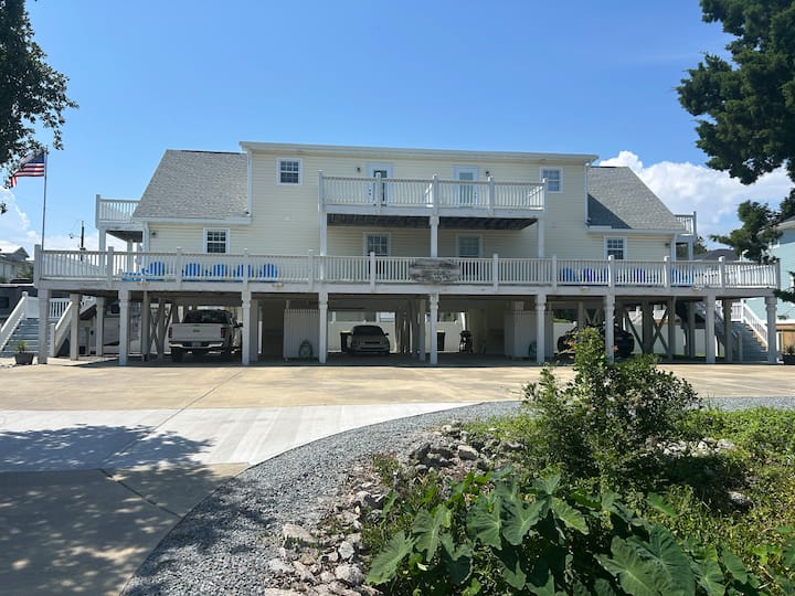 Sandy Cheeks Retreat { Left Cheek } - Carolina Beach