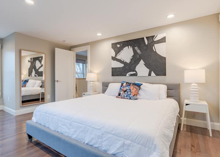 Ocean Views | 2br King Beds | Pet-friendly - South Portland, ME