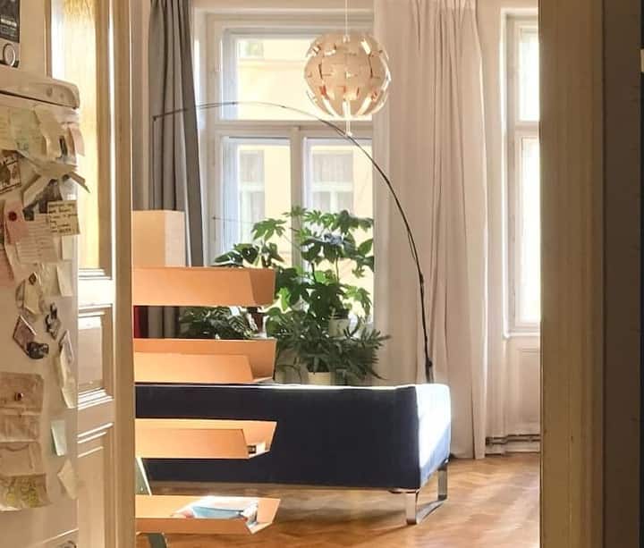 Like A Local - Best Location + Private Living Room - Prag