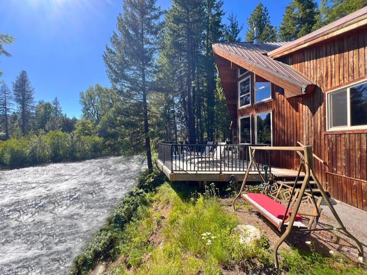 River Front Home/ Hot Tub / Forest - Plain, WA