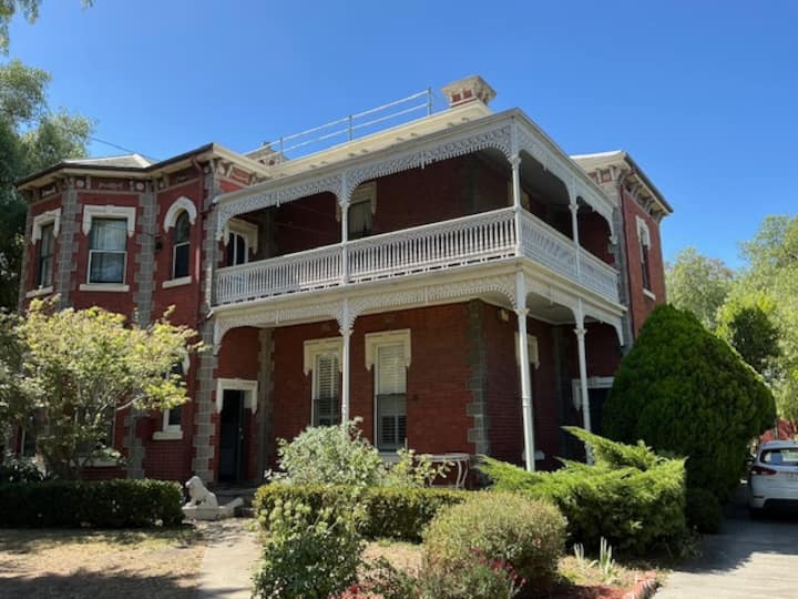Stay In A Mansion In Yarraville With Parking - Victoria