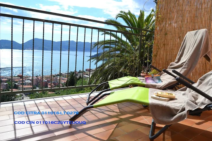 5 Lands 25 Km, View On Lerici, Holiday/work - Lerici
