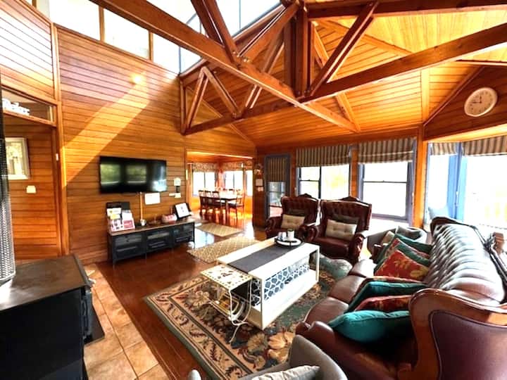 Artee House - A Bright Escape - Bright