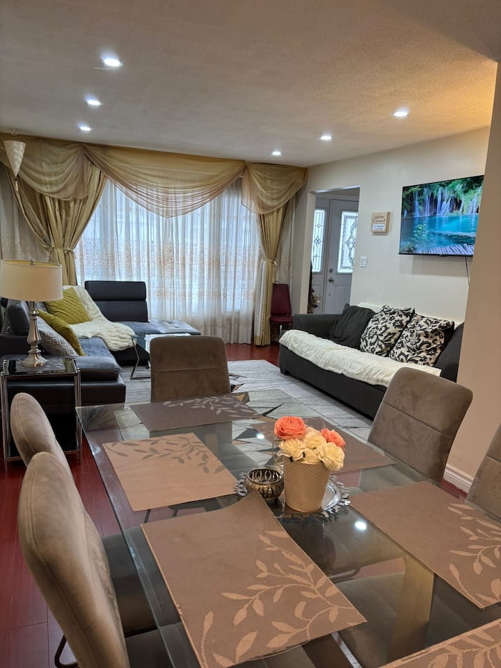 Toronto Pearson Airport Home - Brampton