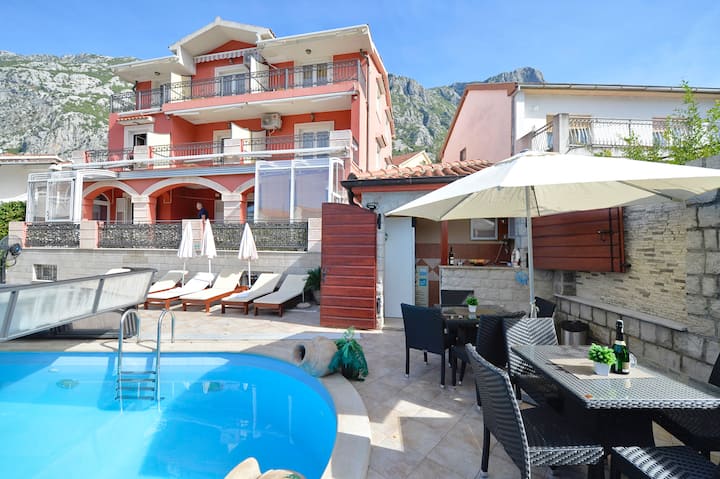 Two Bedroom Apartment - Kotor