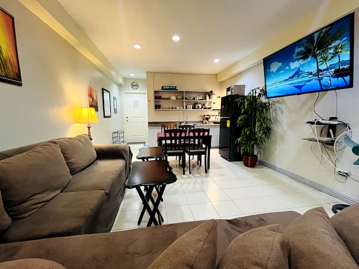 Enjoy Relaxing @ Comfy Condo - Fast Wifi & Disney+ - Subic