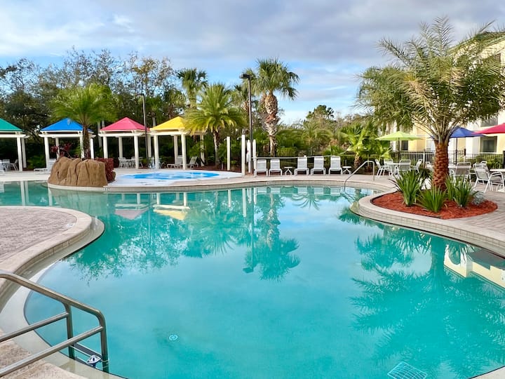11-104 Legacy Dunes, Lake View! Heated Pool, Wi-fi - Florida
