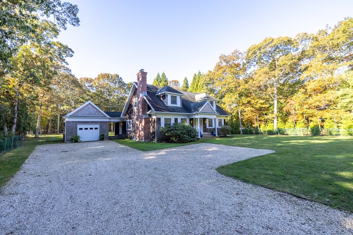 Beautiful Modern Cape Cod House - The Hamptons, NY