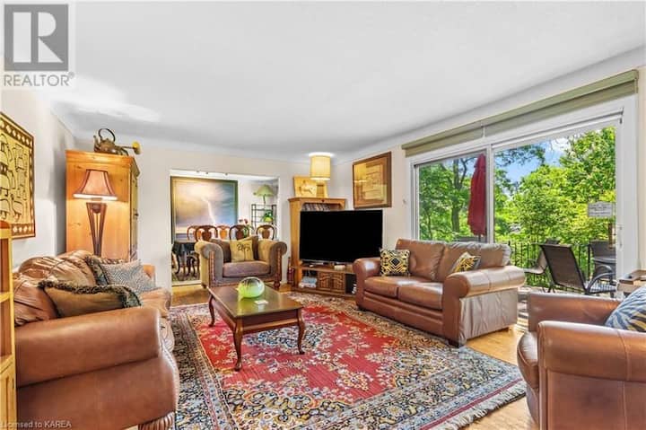 Beautiful Views,on Golf Course,upscale Residential - Kingston