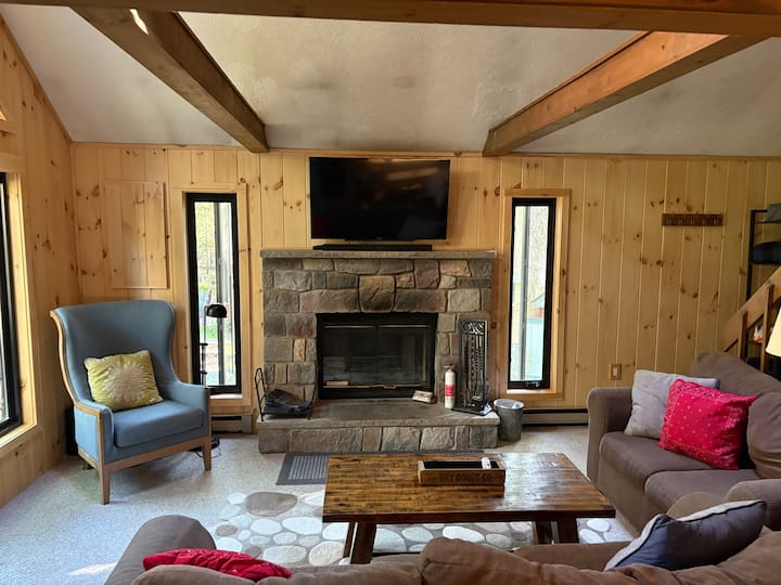 Poconos Home Away From Home - Pocono Lake