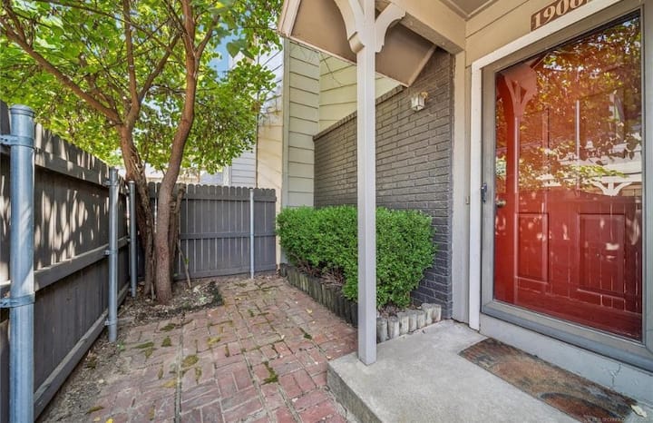 Cozy Condo With Lots Of Extras! - Tulsa, OK