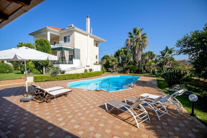 Luxury Villa With Private Pool - Превеза