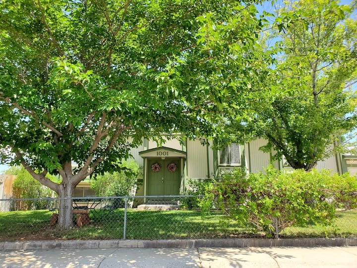 Rose Walk Inn - Est 2007 - 5 Bedroom Home - Page, AZ