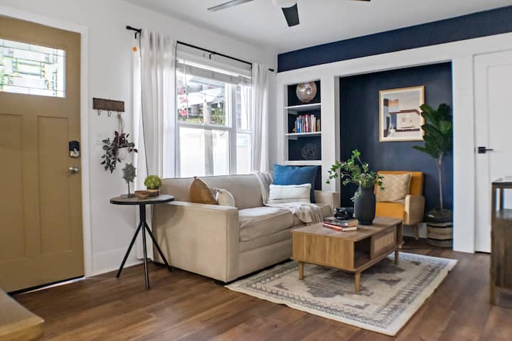 Popular Choice: Mins To Beach & Pets Ok + Parking - Long Beach, CA