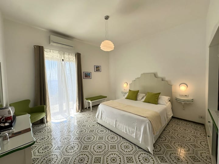 Sea View Quite Balcony Green - Room 1 - Positano