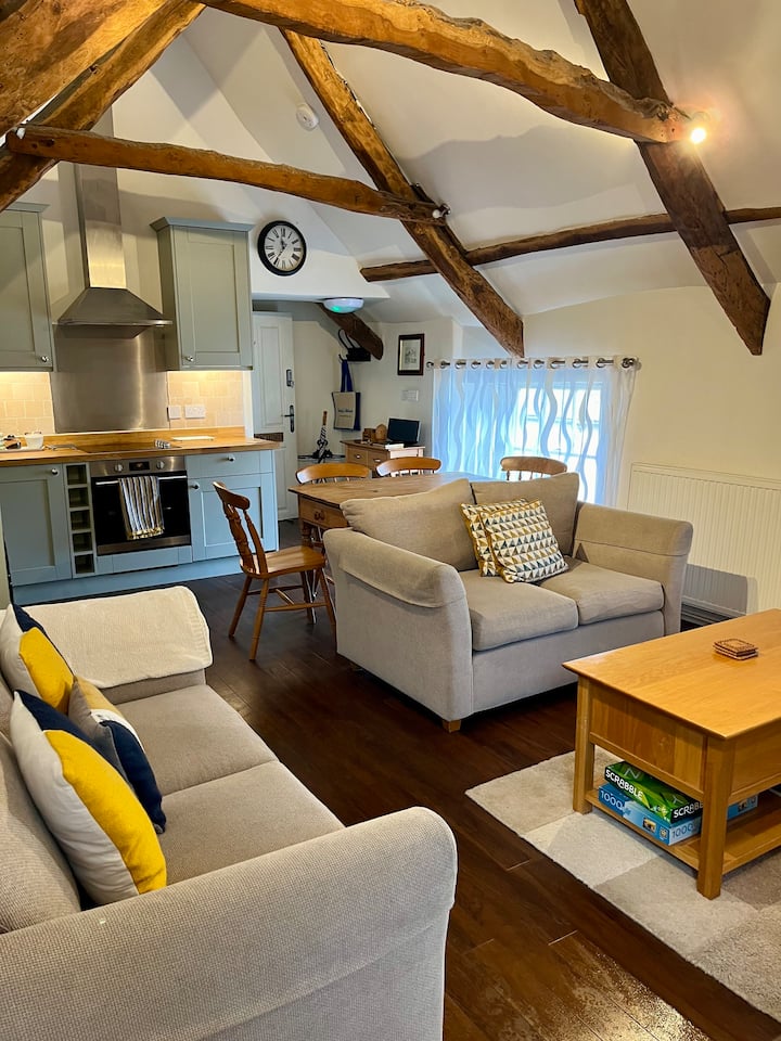 Golden Hind, Sleep Within The Walls Of History - Dartmoor Forest