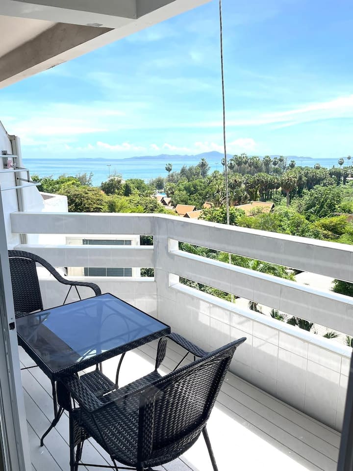 Beachfront Studio Jomtien Condotel - パッタヤー