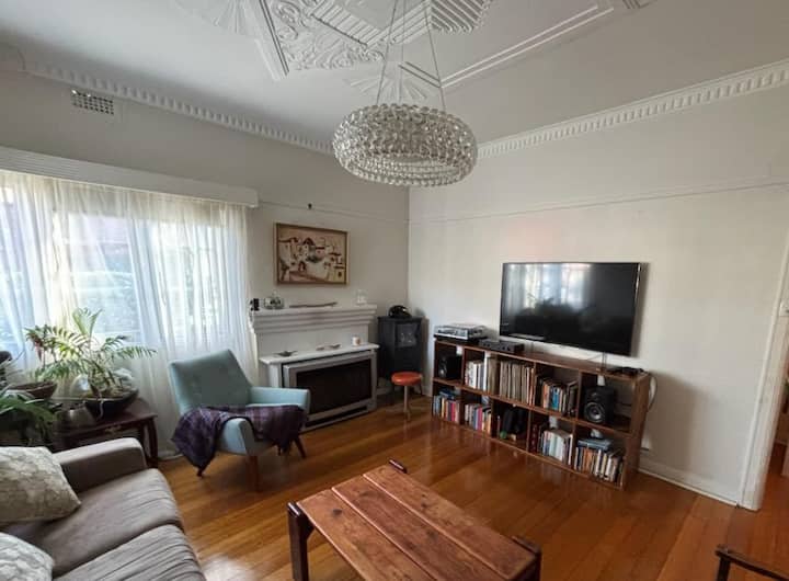 Beautiful Art Deco Apartment Near The Beach - Melbourne