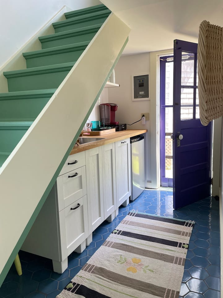 Sea Breeze Inlet Cottage, 3 Room Suite - Block Island, RI